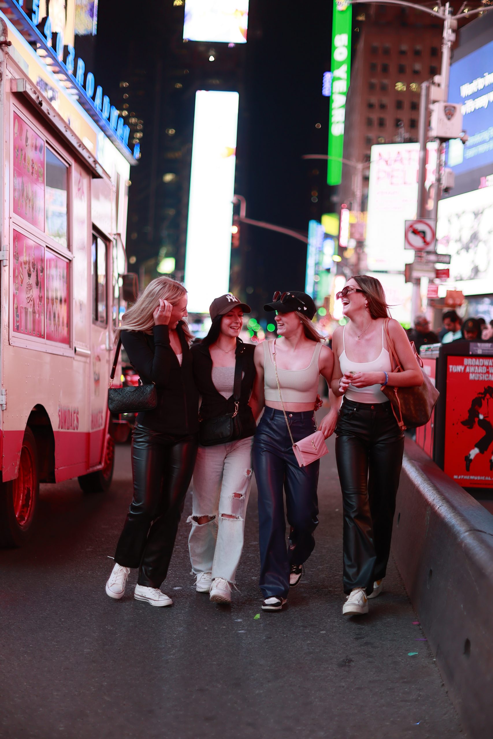 CAB24BA6-0A3F-468B-AC47-D2517634C857 | WorldStrides Canada